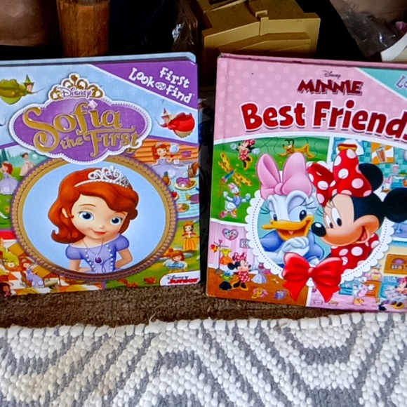 Other | 2 Disneys First Look And Find Books Minnies Best Friends And ...